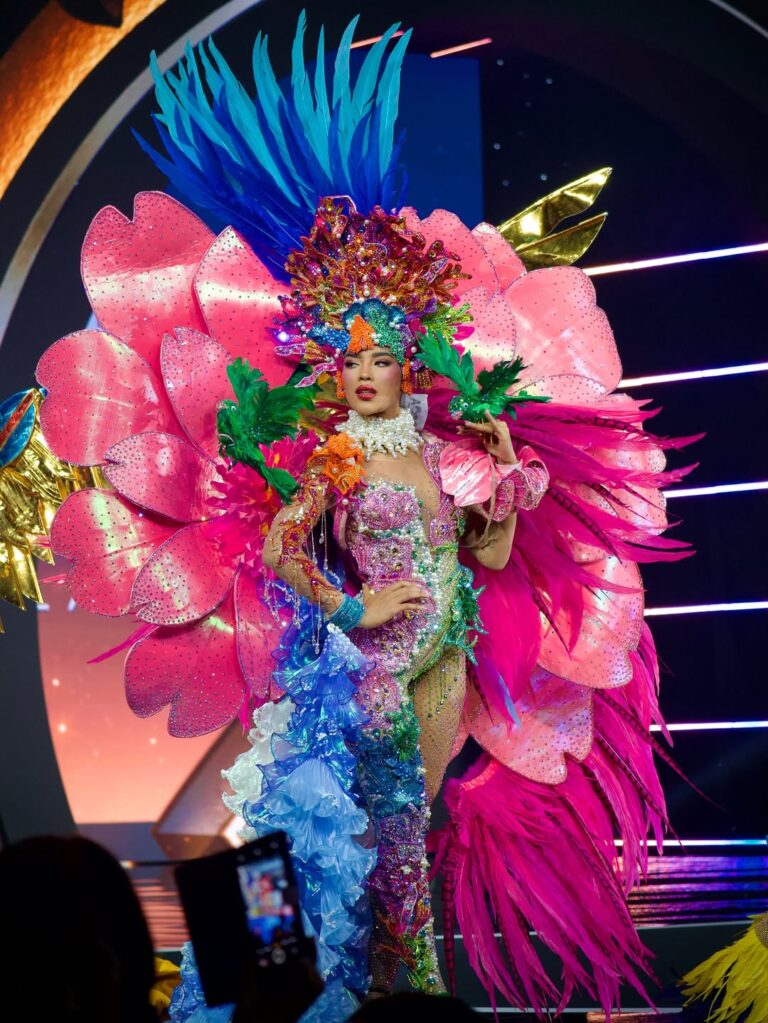 Jennifer Ventura deslumbra en Miss Universe 2025 con un traje típico ...